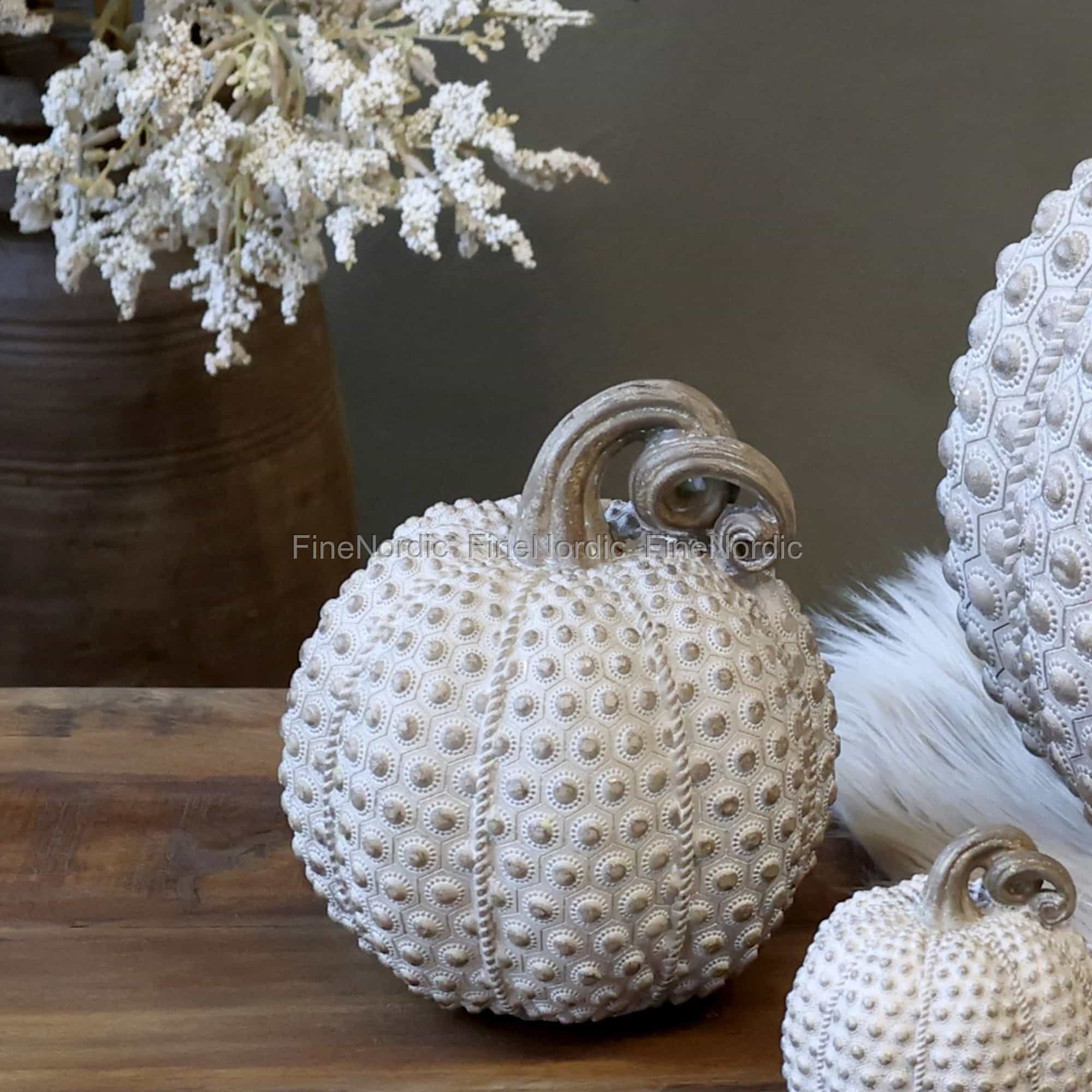 Chic Antique Pumpkin with Gold Antique Latte Medium